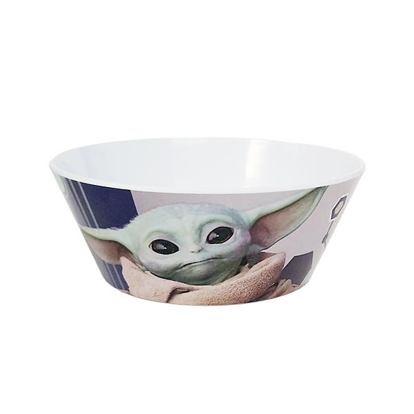 スターウォーズ マンダロリアンのメラミンボウルです。軽くて丈夫なメラミンなので割れにくく、小さいお子さまがいても安心してお使いいただけるかと思います。深型なので、丼ものはもちろんシリアルボウルとしてもおすすめです。アメリカからの輸入、食洗機...