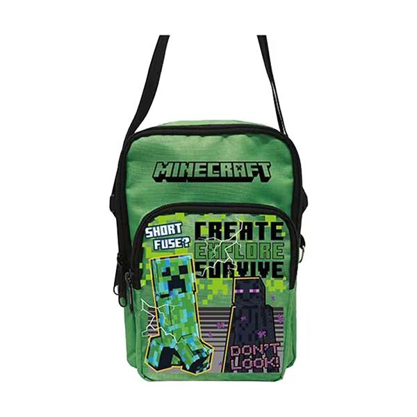 Minecraftのポケット付きショルダーバッグが登場。背面にクリアポケット付き。ちょっとしたお出かけにとっても便利。●サイズ：約H220×W160×D80mm●肩紐の長さ：約640〜最長1215mm●素材：ポリエステル、PVC