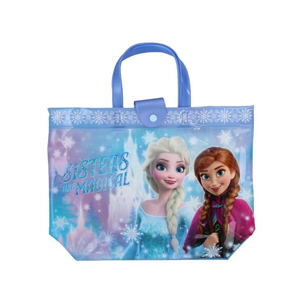 アナと雪の女王のビニールトートバッグです。裏表違う柄でとってもかわいいです。入れやすく、取り出しやすいバケット型。スナップボタンで留める仕様です。半透明ですが透けにくく、中身も見えずらいです。お子様の水泳バッグや、レジャーに。■本体サイズ：...