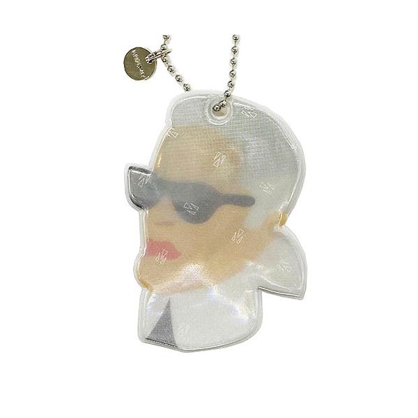 FIREFLY(ファイヤーフライ)のリフレクター。暗闇でピカッと光る反射マスコット。夜は暗闇の中で見られる楽しさとスタイリッシュなアクセサリー。コート、バックパック、バッグ、ベビーカーのジッパーに取り付けます。通学や塾帰り、夜道を歩く時に☆...