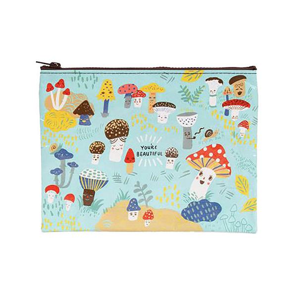 BlueQ社(ブルーキュー)のリサイクルバッグシリーズ「ジッパーポーチ」素材は厚手でシワ感のあるリサイクル素材。光沢がありパリっとした質感です。Blue Qは、1988年よりスタートしたユニークなアメリカンブランド。 『Very Best ...