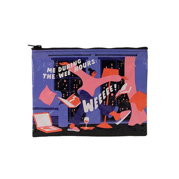 BlueQ社(ブルーキュー)のリサイクルバッグシリーズ「ジッパーポーチ」素材は厚手でシワ感のあるリサイクル素材。光沢がありパリっとした質感です。Blue Qは、1988年よりスタートしたユニークなアメリカンブランド。 『Very Best ...