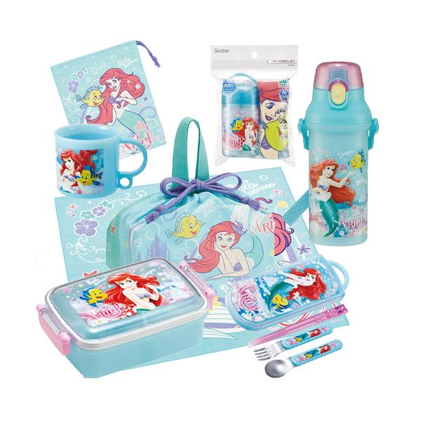 リトルマーメイド アリエル ランチ 8点 セットです。幼児や小学生の女の子にぴったりのランチグッズです。セット内容●弁当箱 450ml (24) ×1サイズ：約 横170×奥行105×高さ60mm容量：450ml(18804)●カトラリート...