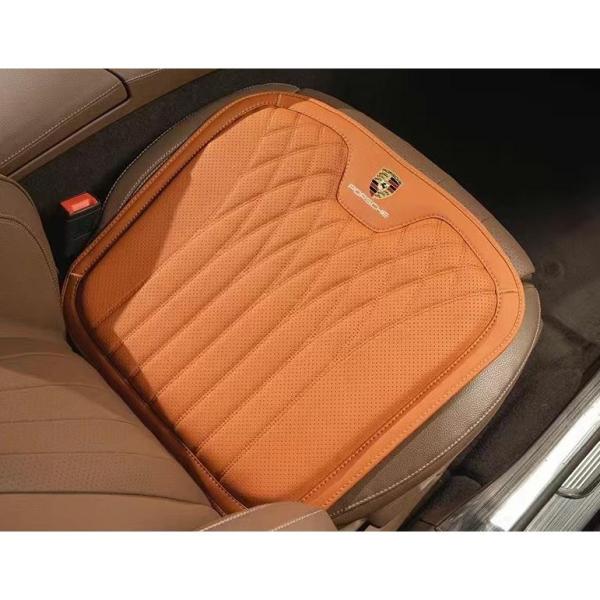 ■素材ナッパレザー■サイズ約44×45cm座布団1枚■通気性に優れたレザー仕様クッション表面には通気性の高いナッパレザーを採用長時間座ってもムレにくく、オールシーズン快適に使用できます■滑り止め加工裏面には滑り止め加工を施し、乗り降り時もズ...