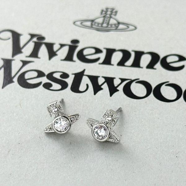 【発売日：2024年11月01日】★ヴィヴィアン ウエストウッドは幅広いジャンルで人気のイギリスのファッションブランドです。ヴィヴィアンウエストウッドのキュートで上品なオーブモチーフピアスです。デイリー使いしやすくコーディネートのアクセント...
