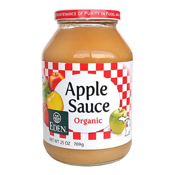 数種のりんごの皮をむき、煮込んだだけの、砂糖などを一切加えていないオーガニックのアップルソースです。ヨーグルトに混ぜたり、お料理のソースや、お菓子づくりに使用できます。