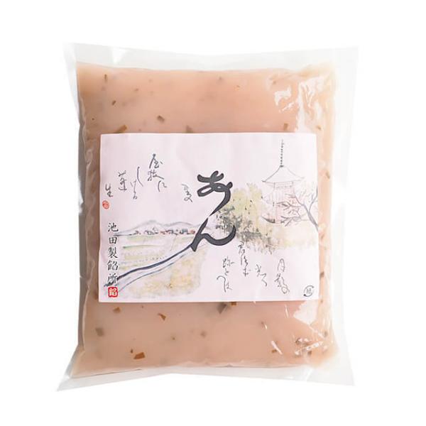 なめらかな白生あんに風味豊かな国産の桜葉を加え、ほんのり塩味に仕上げました。真空パウチ入りです。