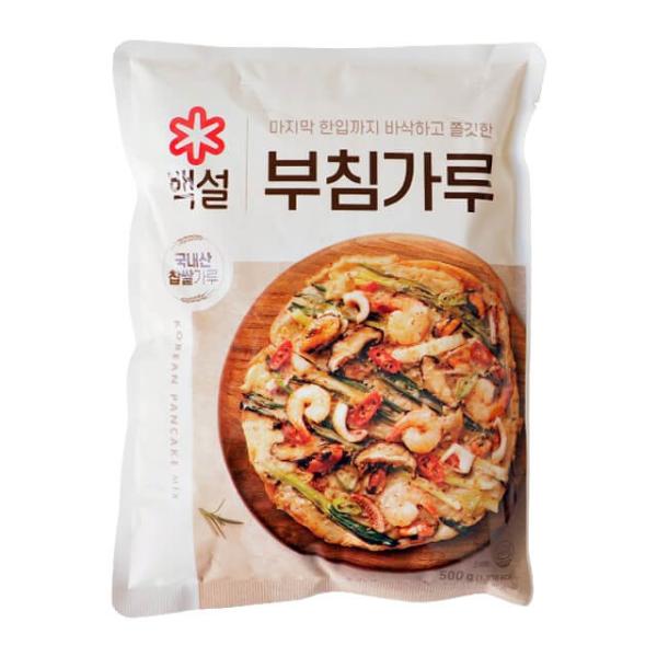 外はカリッと中はモチっと、美味しい本場韓国のチヂミがご家庭で簡単に作れます。ネギやニラ、キムチ、シーフードなどお好みの具を加えることで、お好みのチヂミをお楽しみください。