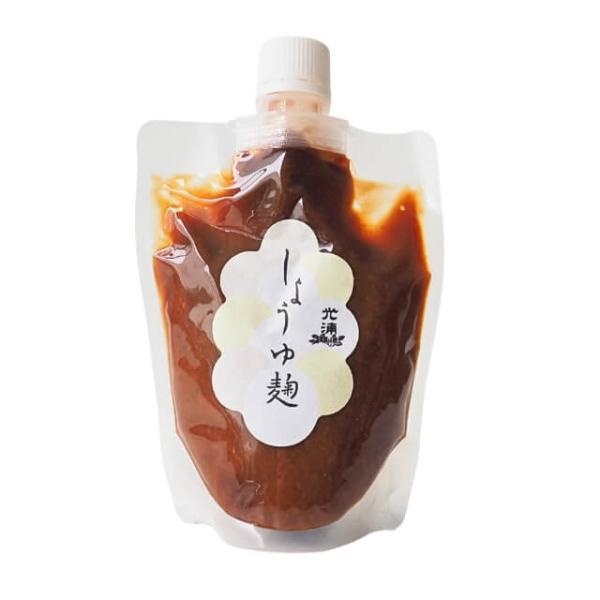 米麹を醤油に漬けて熟成させた、まろやかな味わいの醤油麹です。お醤油としてそのまま冷奴やモロキュウ、マグロ漬け丼などにご利用いただけるほか、さまざまな料理に使えます。米麹は山口県産米を100％使用しています。