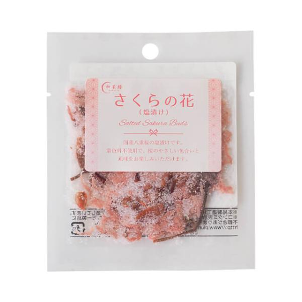 国産八重桜の塩漬けです。着色料は使用しておりません。かわいい桜の花は、色、風味ともに楽しめます。お湯を注いで桜茶や塩抜きをしてからケーキや蒸しパン、お饅頭の飾りに。