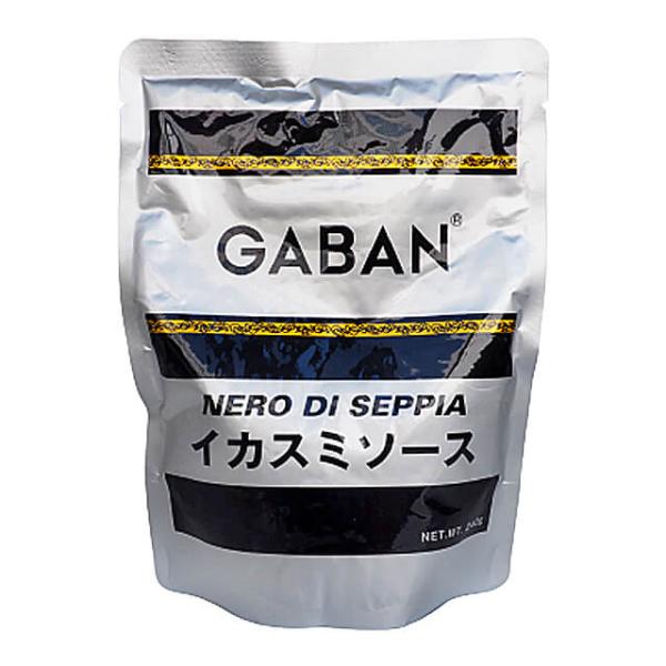 新鮮なイカ墨・トマト・玉ねぎなどをあわせたソースです。パスタ料理にはもちろんのこと、リゾットにも使用できます。又、イカを適当な大きさに切り、ソースを入れて煮込むと、イカの墨煮が作れます。