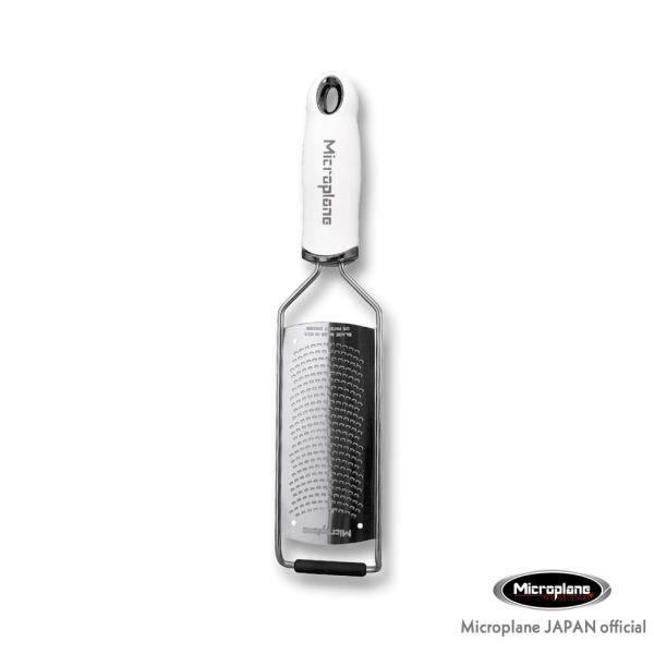 【IKESHOはアメリカ マイクロプレイン社の日本正規代理店です】アメリカの調理器具メーカー「マイクロプレイン」が、日本の食材向けに開発したオリジナルのブレード（刃）を装着したおろし金です。特に大根おろしは、きめ細かくおろせます。しょうがは...