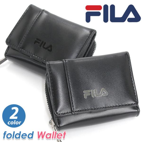【発売日：2026年01月28日】スポーティ・カジュアルブランド【FILA(フィラ)】からコンパクトな三つ折財布が登場♪フロントにメタルロゴがデザインされたシンプルなお財布です。ミニサイズで小さめのバッグやポケットにも入る三つ折りタイプ！小...