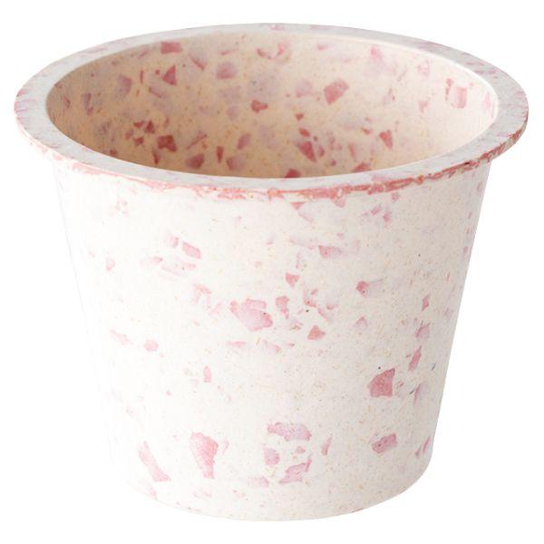 バンブーチップを配合した軽くて安価なアレンジ用カップです。ひとつひとつ風合いが違うのも魅力的。素朴でちょっとおいしそうな色合いがお花を引き立てます。キッチンやリビングで手軽に楽しめるミニフラワーアレンジメントにおすすめです。 。[外寸]直径...