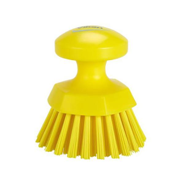 手になじみやすく、隅の洗浄にも適したエルゴノミックデザインの丸型ハンドブラシ。作業台やまな板など幅広く使用できます。