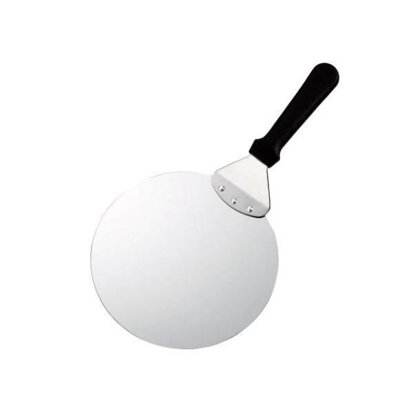 ピザをすくって、そのまま盛り付けができます。