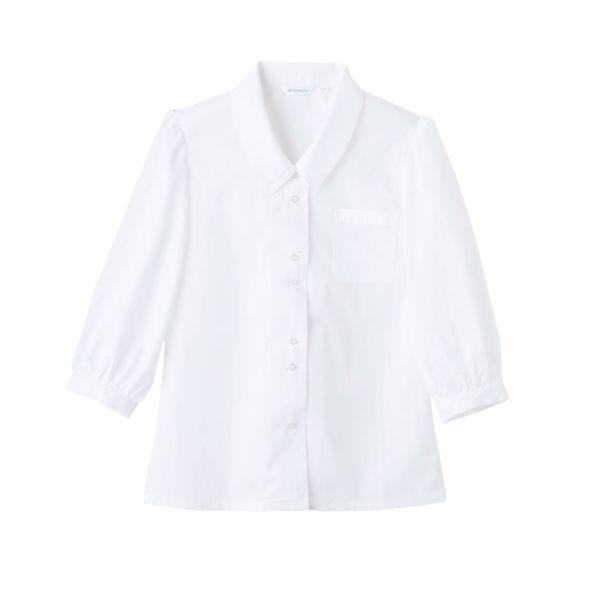 素材感が美しい、やわらかな風合いのシンプルなデザインのブラウス。