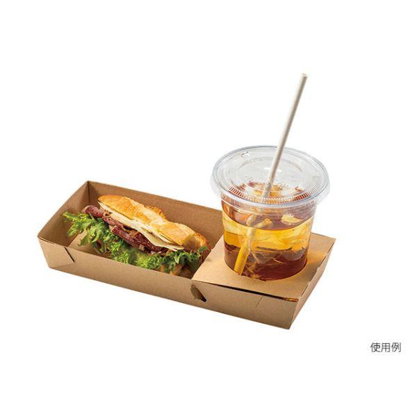 ドリンクと食べ物が入れられるテイクアウト用トレー。テーマパーク、スポーツ施設、カフェ、サービスエリア、フードコート等様々な場所で安心して使用できます。国内製紙メーカーで抄造された原紙を三層構造に合紙し、強度を持たせました。