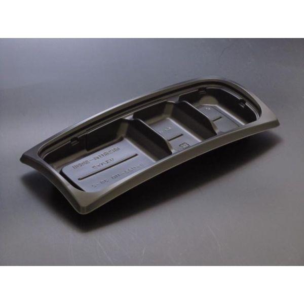 いつものお惣菜がちょっとおしゃれに魅せられます。今までにない仕切方のシンプルスタイルで新しい見栄え。本体のみ、蓋は別売りです。