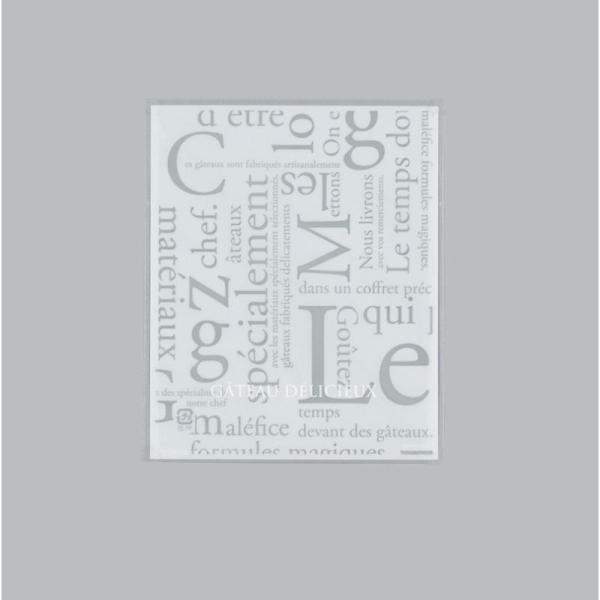 和洋菓子に使用できる袋です。KOPを使用していますので、ガスバリア性、防湿性に優れています。脱酸素剤対応可能です。ノッチ加工がされています。 。140×115mm