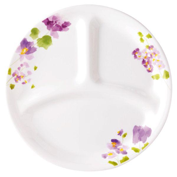 水彩で描かれた紫やピンクの花模様が特長。かわいらしさとエレガントさを兼ね備え、食卓を彩ります。軽くて薄い！扱いやすく、省スペース。独自の三層構造のガラスで割れにくい。なめらかな表面なのでお手入れカンタン。食器洗い乾燥機OK。オーブン・電子レ...