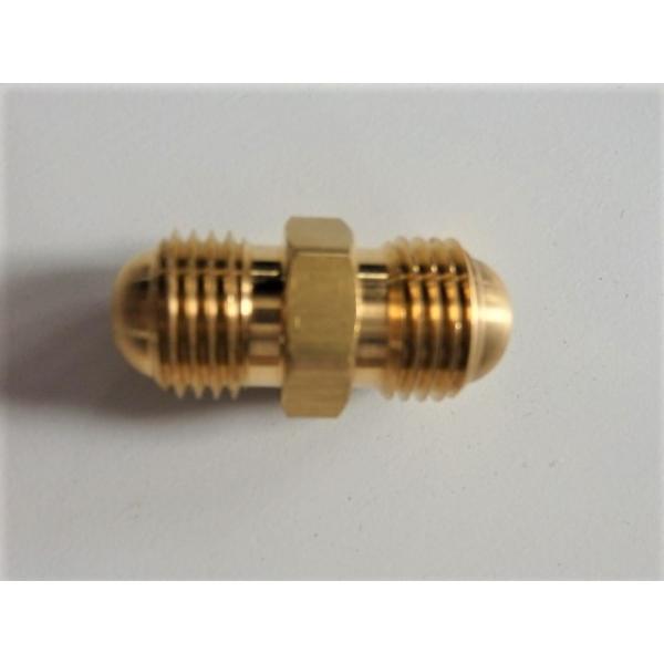 部品名：両Rニップル規格：　1/4インチ風呂釜,ボイラー、ファンヒーターなどの油銅配管に使用されています。入出口はRニップルとなっていますので接続にはフレアー処理の部品が必要となります。（油入り口、　出口はフレアーですのでシールテープなど巻...