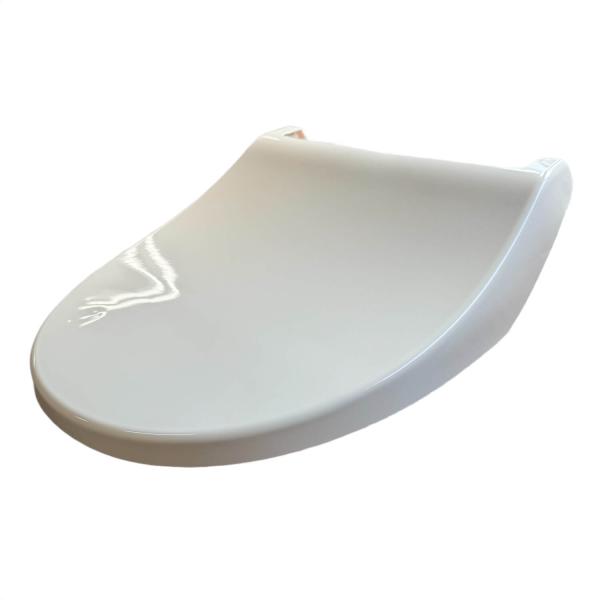 パナソニックの取替用便ふた部です。便ふたのみの販売となります。業者向けの製品となりますので、説明書等は付属いたしません。＜注意事項＞ 本商品を使用する箇所は、通常メーカーメンテナンスでの対応となります。購入後の保証は一切ございませんので、技...