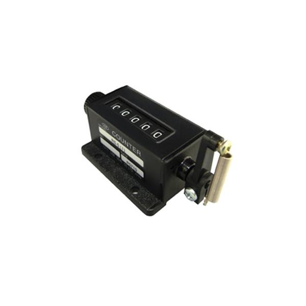 ■メカニカルカウンタ ラチェット式/5桁/右軸/右回転 RS-5(I)の特長●電源不要の機械式カウンタです●決まった方向へのレバーの傾斜でカウント(レバーは内部機構で元の位置に戻ります)●レバーの先のスプリングを利用して設備の動作に連動●文...