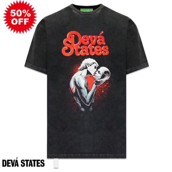 DEVA STATES (ディーヴァ ステイツ) インドネシア、ジャカルタ発の新鋭ストリートウェアブランド。パンクやロックから得たインスピレーションを落とし込んだ数々の独創的なグラフィックアイテムを展開。奇的でホラーテイストなグラフィックを...