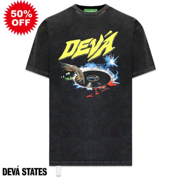 DEVA STATES (ディーヴァ ステイツ) インドネシア、ジャカルタ発の新鋭ストリートウェアブランド。パンクやロックから得たインスピレーションを落とし込んだ数々の独創的なグラフィックアイテムを展開。奇的でホラーテイストなグラフィックを...