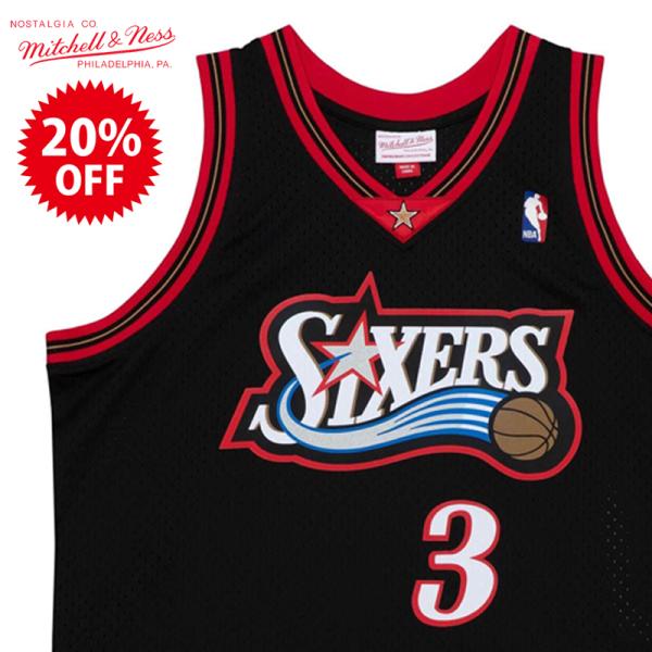 アイバーソン時代として活躍した、フィラデルフィア・セブンティシクサーズ時代の復刻モデルのスウィングマンジャージ。2000年代、NBAで絶大な人気を誇った史上最低身長の得点王・MVP獲得者でもあるアレン・アイバーソンモデルで、新人王に輝いた1...