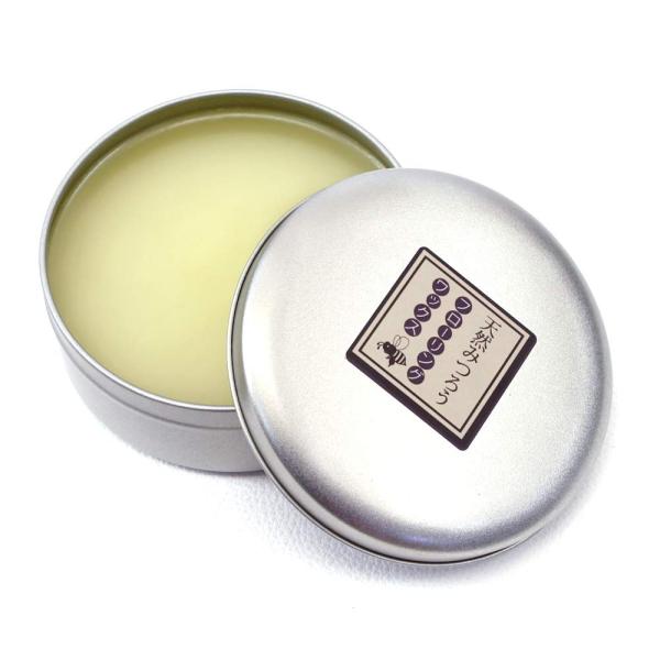 【商品概要】100%天然成分でつくったフローリング用のみつろうクリームです。独自の配合で、フローリングに適した固さや伸びにこだわっています。みつろうの良さを生かすため、試作を重ね続けて完成したオリジナルクリームです。ケミカル成分を使っていな...