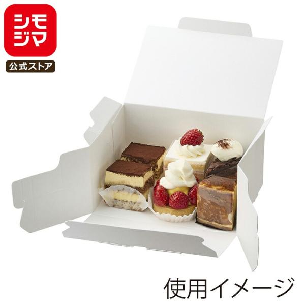 JAN：4901755028645 商品コード：004248202材質：G段/晒クラフト3層サイズ：横150×縦210×高105ケーキの出し入れが簡単なサイドオープンタイプのケーキ箱です。保冷剤が挟めるスリット付き。軽量化された段ボール素材...