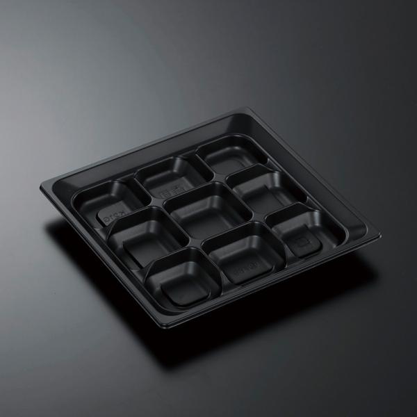 外寸：207×207×24mm○上質な旬のおいしさを表現する弁当容器です。9仕切りタイプ。外嵌合蓋「CT香旬 K21 外嵌合蓋 50枚」は別売です。●ご飯の量：約50ｇ●電子レンジ使用可●オーブン使用不可●耐油性：あり●耐熱温度：130℃●...
