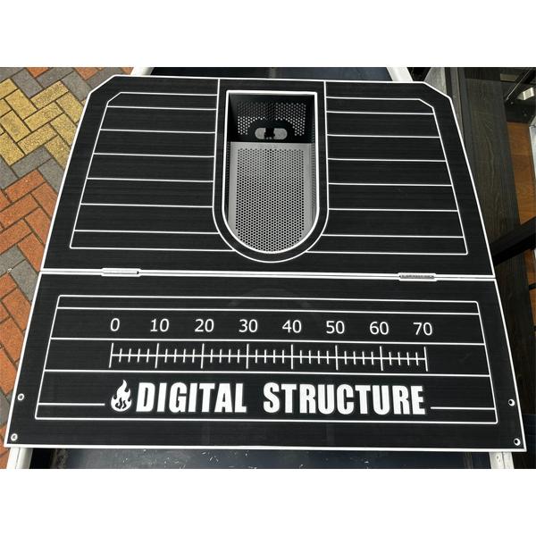 デジストから遂に！ツライチハイデッキが新登場！<br>スナガ・ヤマハ社の12ftボートに対応！<br><br>※特殊形状の船を除く <br>オプションパーツとして「ツライチロッドキーパー」も別...