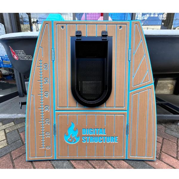 「DSハイデッキSeaDek」のオフセットトレーが”開閉式となり”新登場！DSハイデッキ本体のみの場合、12ft・ローボートに対応！吊り下げバー（オプション）をご購入いただけますと、14ftボートにも取り付け可能となります！免許不要艇でのご...