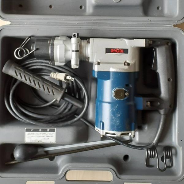 メーカー名：RYOBI　リョービ品名：ハンマードリル型式: ED-382NPA●商品詳細：中古品により使用による傷やスレ、汚れなどございます。現状品での販売となります。あらかじめご了承下さい。●動作確認状況：動作確認済み。カーボンブラシ新品...