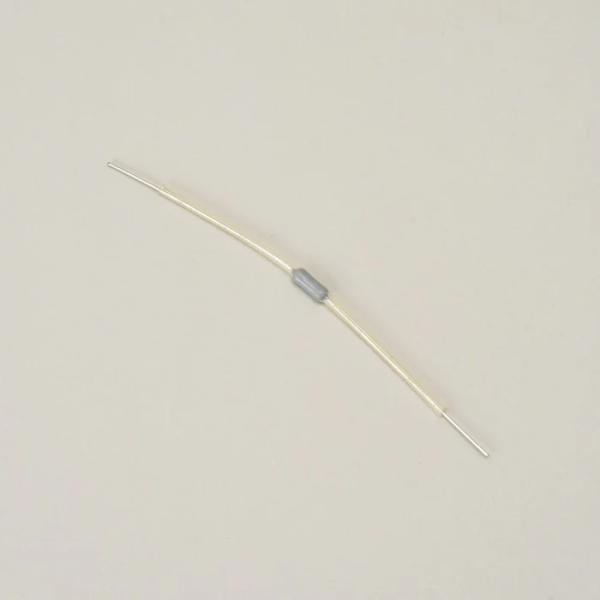 終端抵抗は、電気信号の反射やノイズを抑えるために、通信回線や電気回路の末端（終端）に設置される抵抗です。名称：終端抵抗定格：1/2W用途：一般家庭用