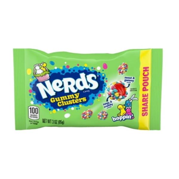 ナーズ グミ クラスター イースター 85g。グミを中心にカリカリのナーズキャンディをまとわせた一口サイズのキャンディです。甘酸っぱい味わいと食感の組み合わせが特長です。