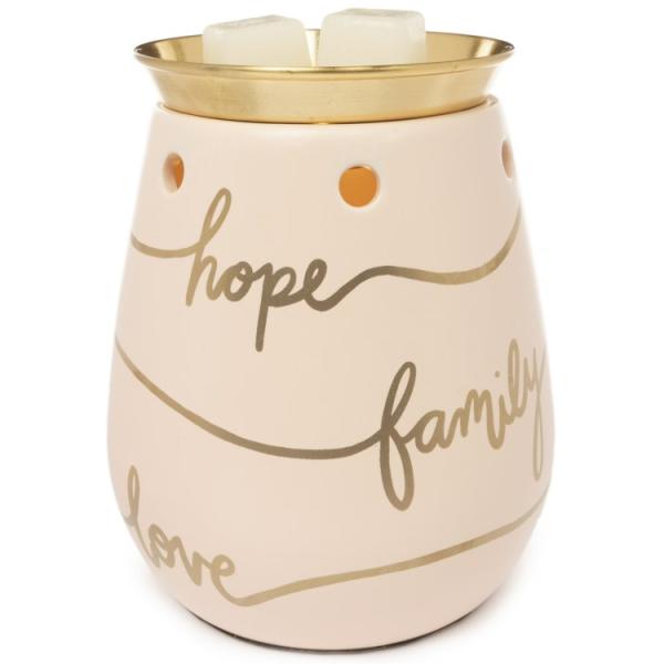 「Hope・Love・Family」のメッセージがデザインされた、セラミック製のフレグランスウォーマーです。やわらかな光が内側から広がり、空間に落ち着いた雰囲気を演出します。電気のやさしい熱でワックスを溶かし、香りをお部屋全体に広げます。2...