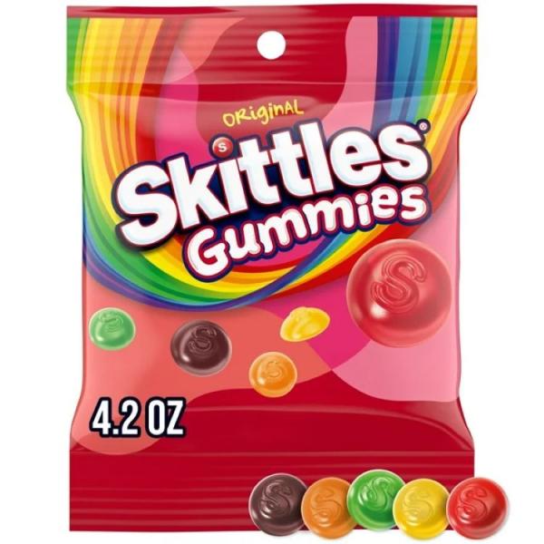 スキットルズ グミキャンディ オリジナル 119gは、あのスキットルズならではのフルーティーな味わいを、やわらかくもちもちとしたグミで楽しめるキャンディです。グリーンアップル、レモン、グレープ、オレンジ、ストロベリーの5つの定番フレーバーが...
