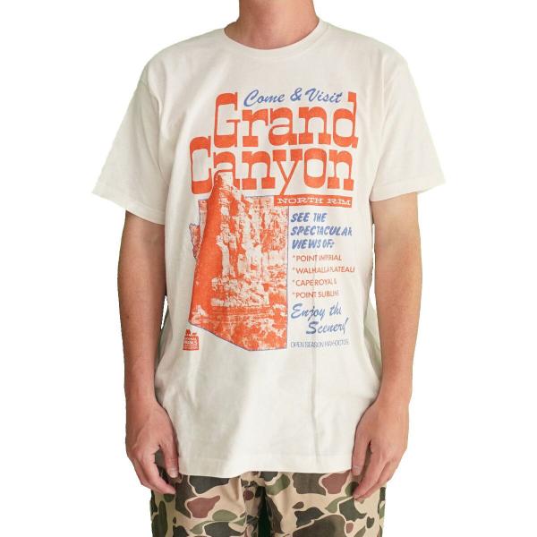 アメリカの雄大な自然を感じる、グランドキャニオンモチーフのプリントTシャツ。世界的にも知られる国立公園、グランドキャニオン国立公園をモチーフにしたデザインが特徴の一枚。自然の壮大さとアメリカンカルチャーの空気感を、シンプルながら存在感のある...