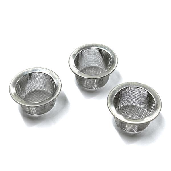パイプの火皿に乗せるだけで簡単に使える、茶こし型に成形されたステンレス・スクリーン5個入りです。普通のパイプはもちろん、ツルツル滑ってスクリーンの収まりの悪いガラスパイプ／ガラスボング などにもオススメです。ただし固く崩れにくく成形されてい...