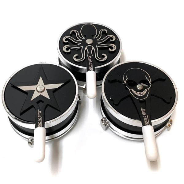 RED STORK製、アルミホイルがいらないシーシャ用ヒートマネジメントデバイスです。空気調整弁がモチーフにデザインされていますので、お好きなデザインをお選びください。アルミホイルの代わりにフレーバーを入れたボウルの上に置き、着火した炭を入...