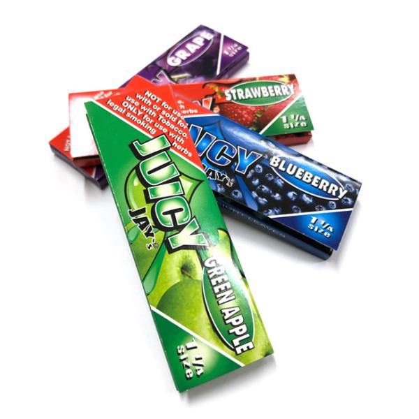 スペイン発の人気ペーパーブランドJUICY JAY'S （ジューシージェイズ）製、匂いと味がついたフレーバー付きペーパー32枚入りです。1 1/4サイズで、巻紙の素材はHEMP（ヘンプ）、のりはナチュラルシュガーガムを使用しています。ペーパ...