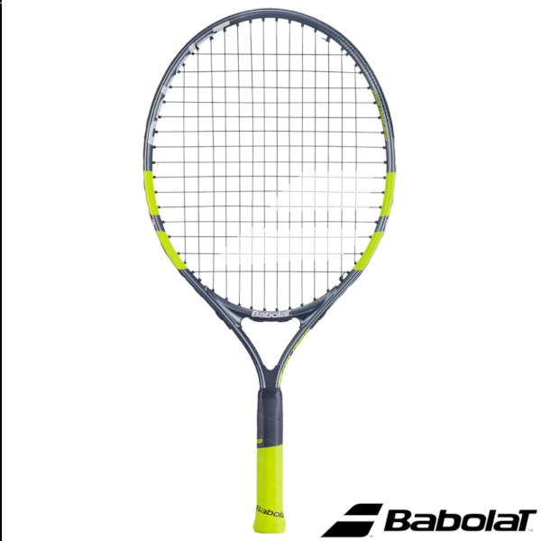 チャンピオンのカルロス・アルカラスにインスパイアされたCarlitos Junior 21ラケットをお子様に。5〜7歳の子供のためにデザインされたアルミ製ラケットは、子供の小さな手にぴったりです。軽量なフレームには目印があるため、楽しみなが...