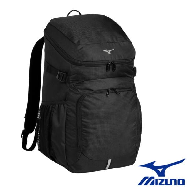 小物入れポケット、内部小分け用仕切りとPCポケットが備わる40Lバックパック。前モデルより軽量化。■品番：33JDD102■カラー：09：ブラック■サイズ： L33×W23×H54cm■容量：約40L■重量：約660g■素材： ポリエステル...