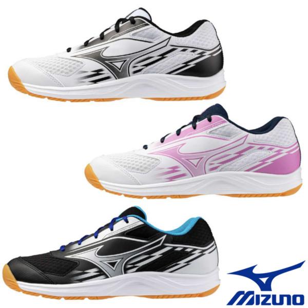 エントリー向けのNEWモデル。クッション性がさらに向上し、卓球の上達をサポート！■品番：81GA2530■カラー：01:ホワイト×ブラック02:ホワイト×ピンク×ネイビー■サイズ：22.0〜28.0cm■素材：甲材：人工皮革、合成繊維底材：...