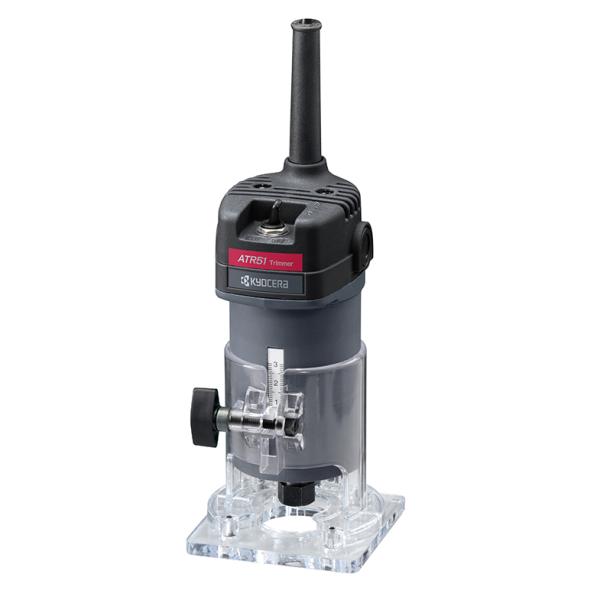 【京セラトリマ ATR51】●面取り、溝切りに●スミ線、加工面がよく見える透明ベースプレート●操作性の良いスナップオンスイッチ●ストレートガイド付仕様・その他取付ビット軸径：6mm回転数：30,000min-1電源：単相100V電流：5.2...