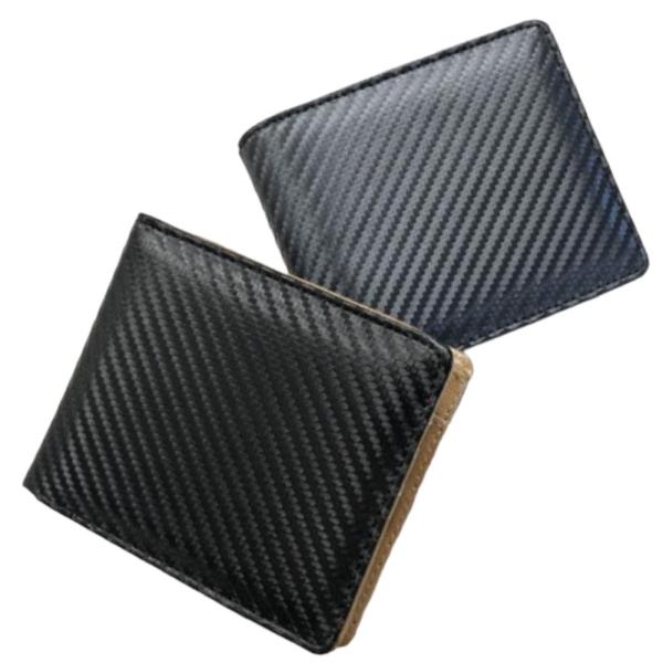 カーボン調のおしゃれな財布　定番の使いやすいデザインサイズ・容量【サイズ】W11.5 x H9.5cm規格■生産地：中国■素材：合成皮革メール便発送で全国送料無料